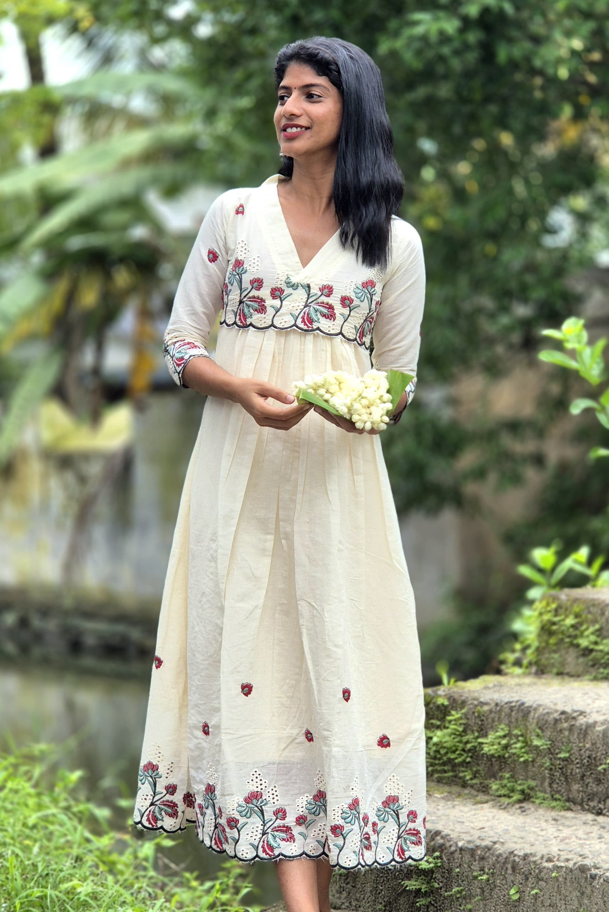 NR0191 - Onam Kurta with Thread & Cut work – NUURIKHA